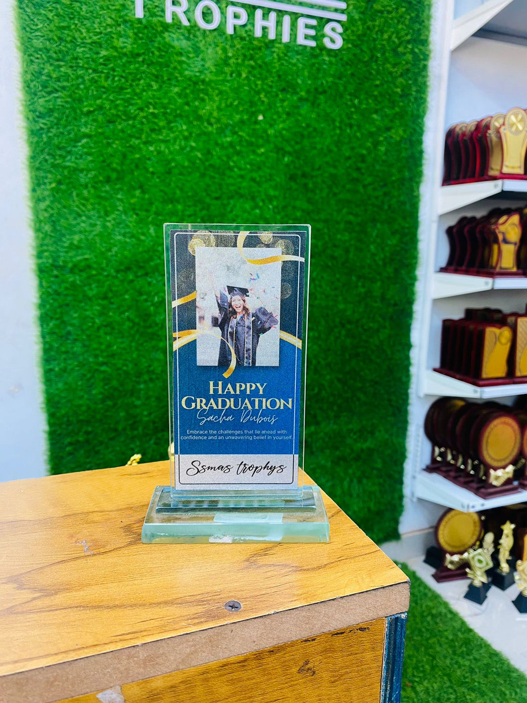 GLASS MOMENTO – SMASH TROPHIES